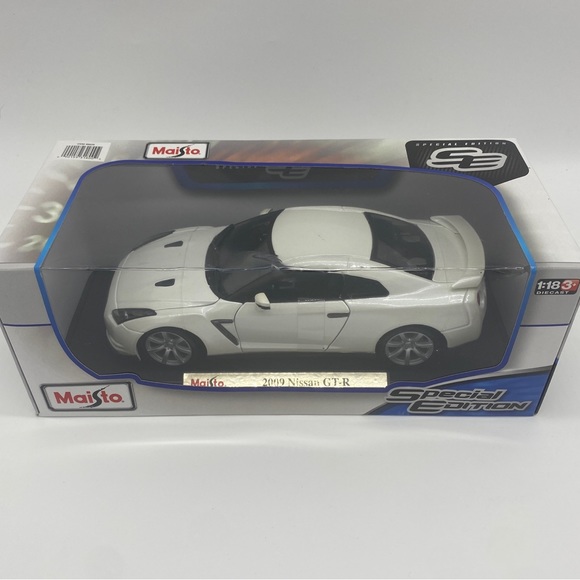 Maisto | Toys | Maisto Special Edition Series 18 White Sports Coupe 209 ...